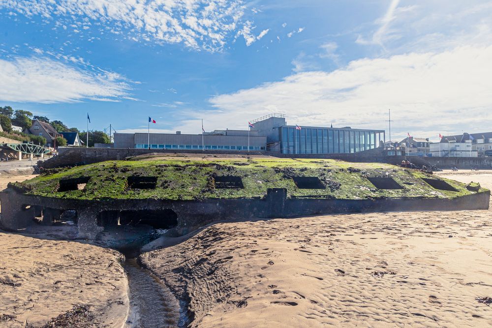 Le port artificiel d'Arromanche (Vestige) #1 photo et image | urbex ...
