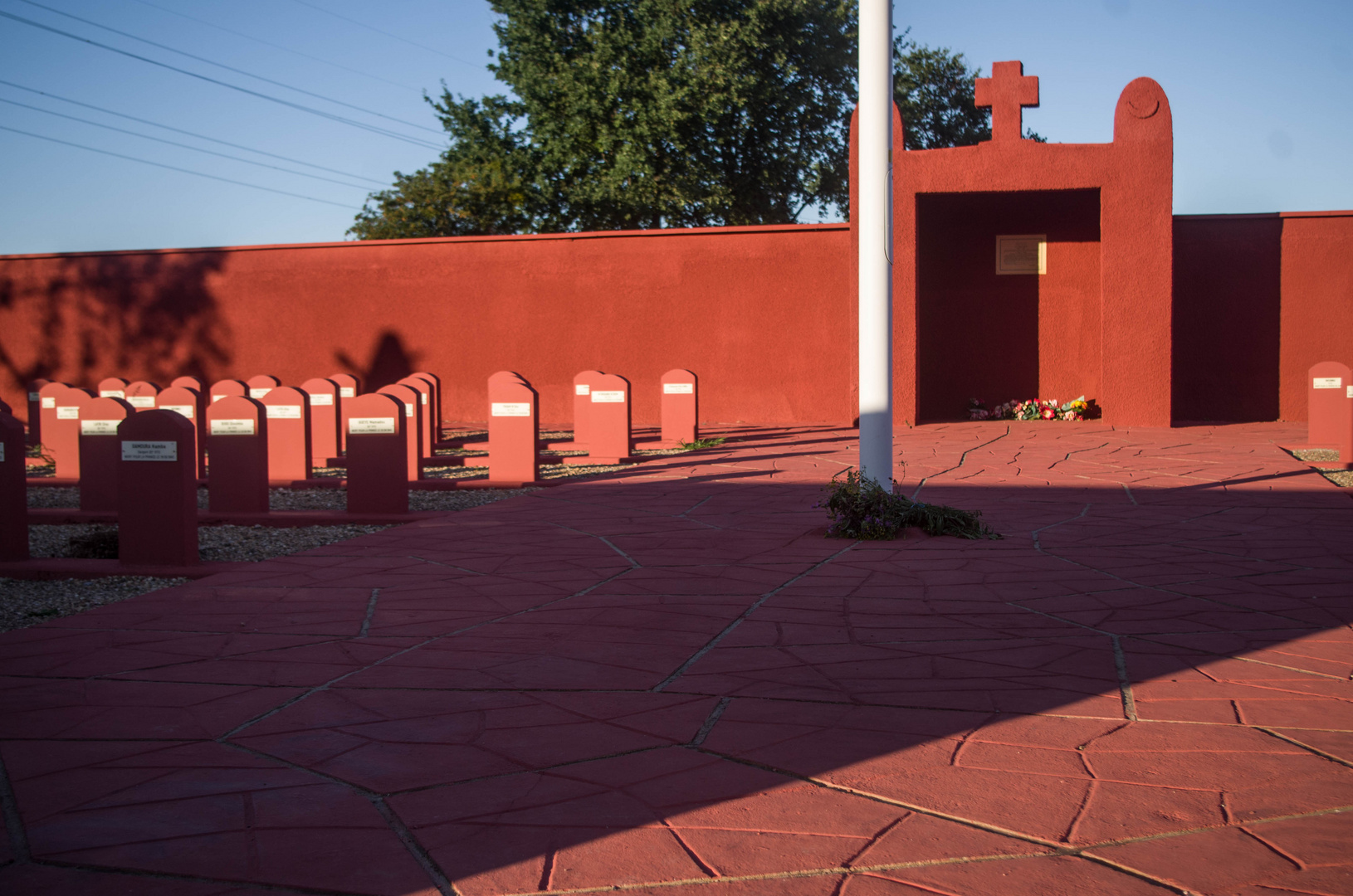 le Tata Sénégalais - Chasselay - Rhône photo et image | rouge ...