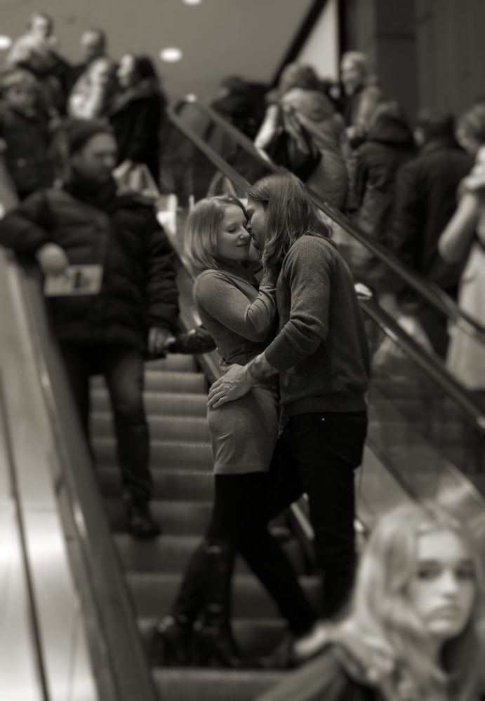 Leben im Wandel Foto & Bild | streetfotografie mit menschen, kommunikation; grafik; szenen ...