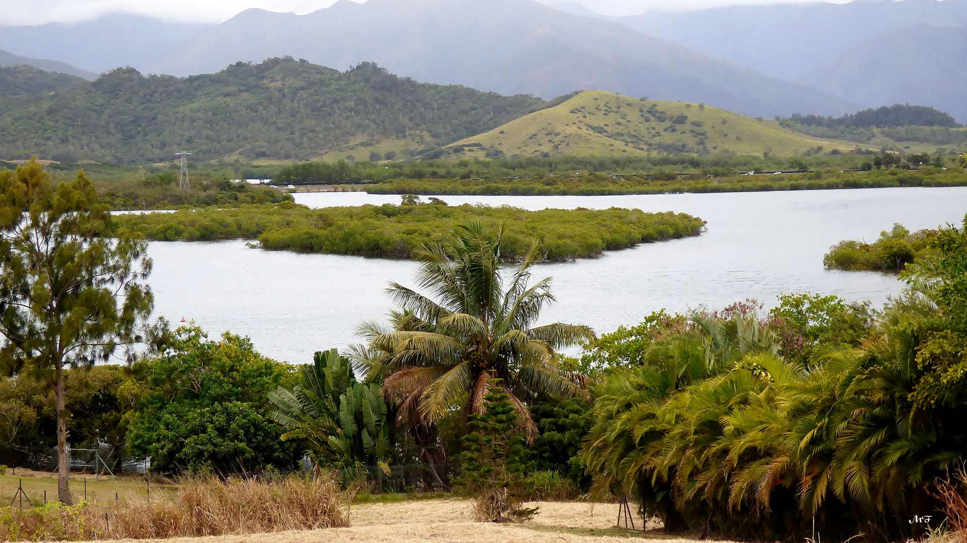 L'embouchure de la Dumbea photo et image | paysages, lacs, rivières ...
