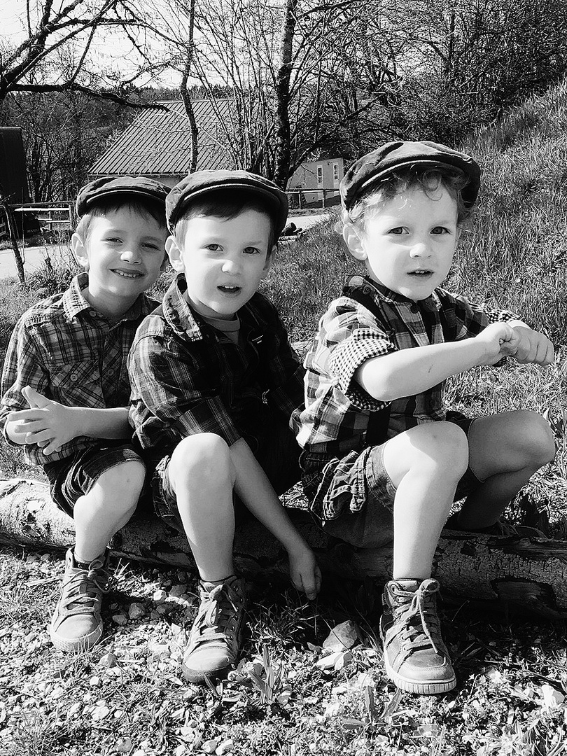 Les trois frères..... photo et image | scènes de vie, instantané ...