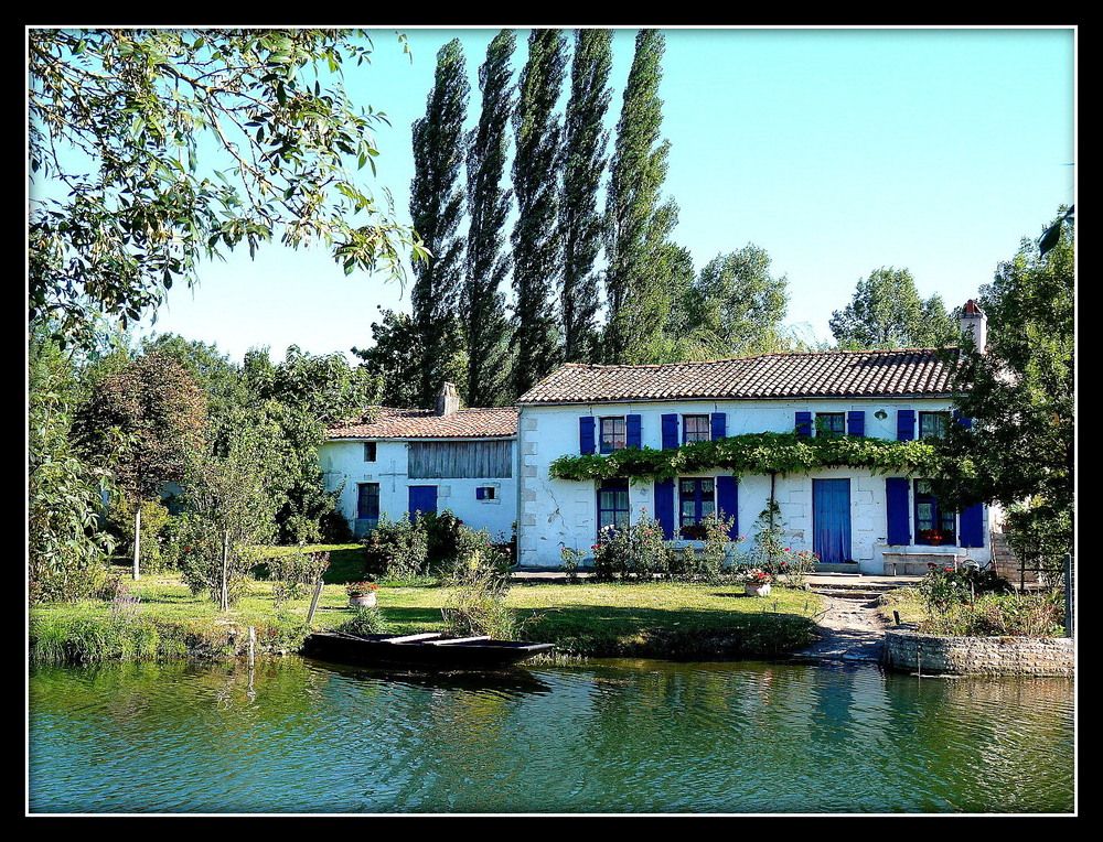 La Maison Au Volet Bleu Marais Poitevin | Ventana Blog