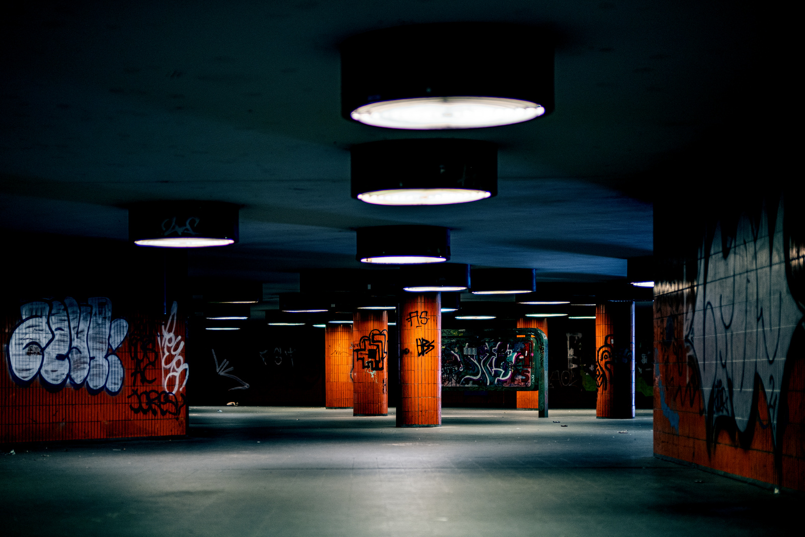 Leuchten … … . Foto & Bild | orange, berlin, dreck Bilder auf fotocommunity