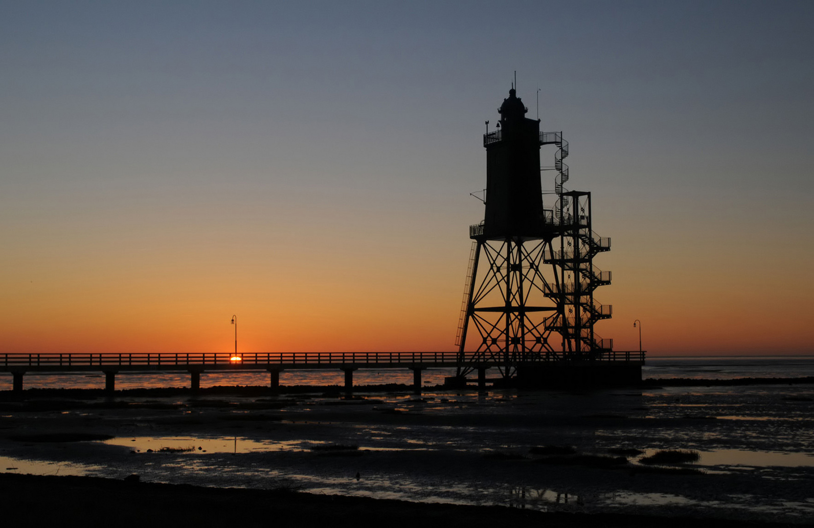 Leuchtturm "Dorum-Neufeld" Foto & Bild | industrie und technik, technik ...