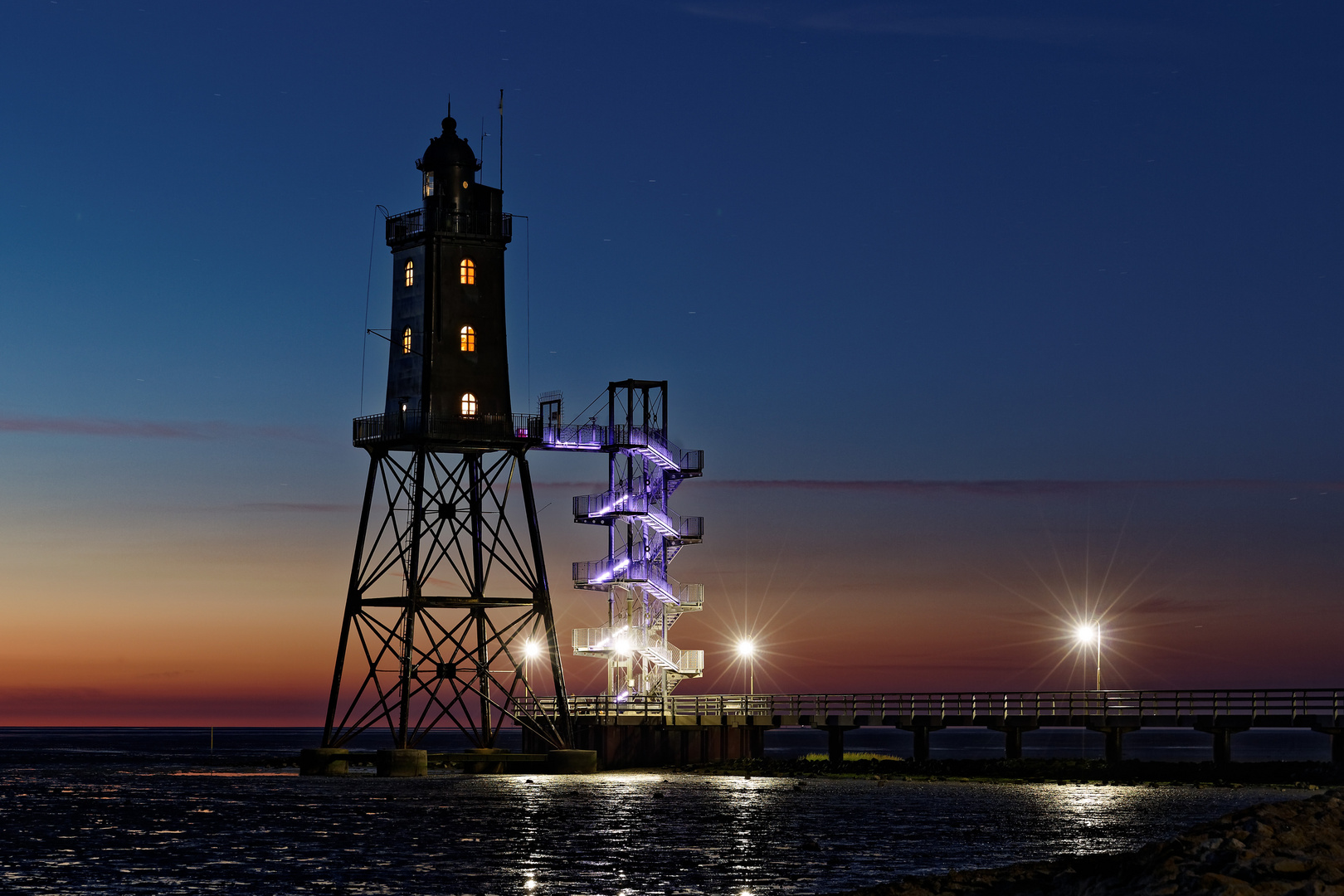 Leuchtturm Obereversand in Dorum Foto & Bild | world, nachtaufnahme ...