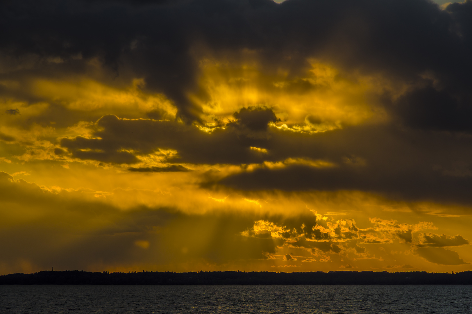 Licht am Himmel Foto & Bild | sonnenuntergänge, himmel, himmel ...