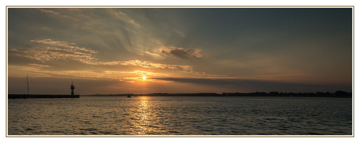 Licht am Horizont... Foto & Bild | sonnenaufgänge, himmel & universum ...