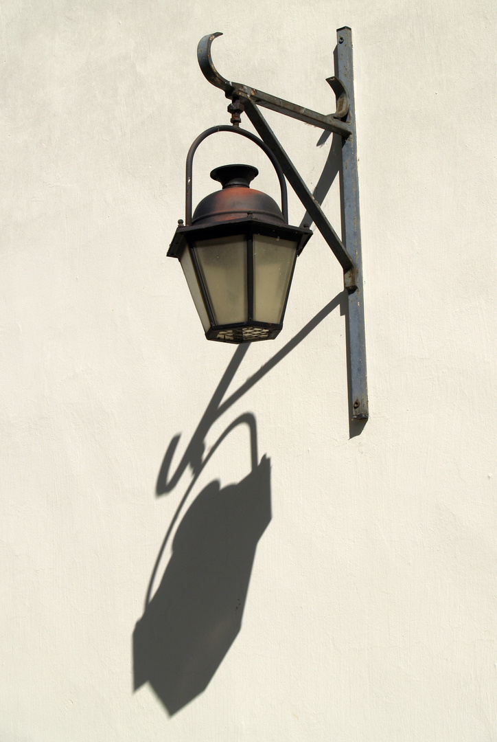 Licht und Schatten Foto & Bild | abstraktes, lampen und leuchten ...