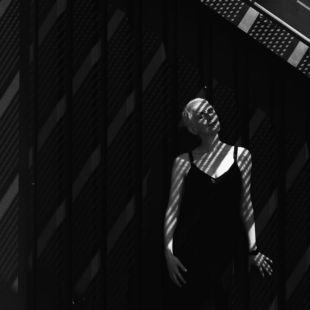 Licht und Schatten Foto & Bild | erwachsene, fashion, fotos Bilder auf fotocommunity