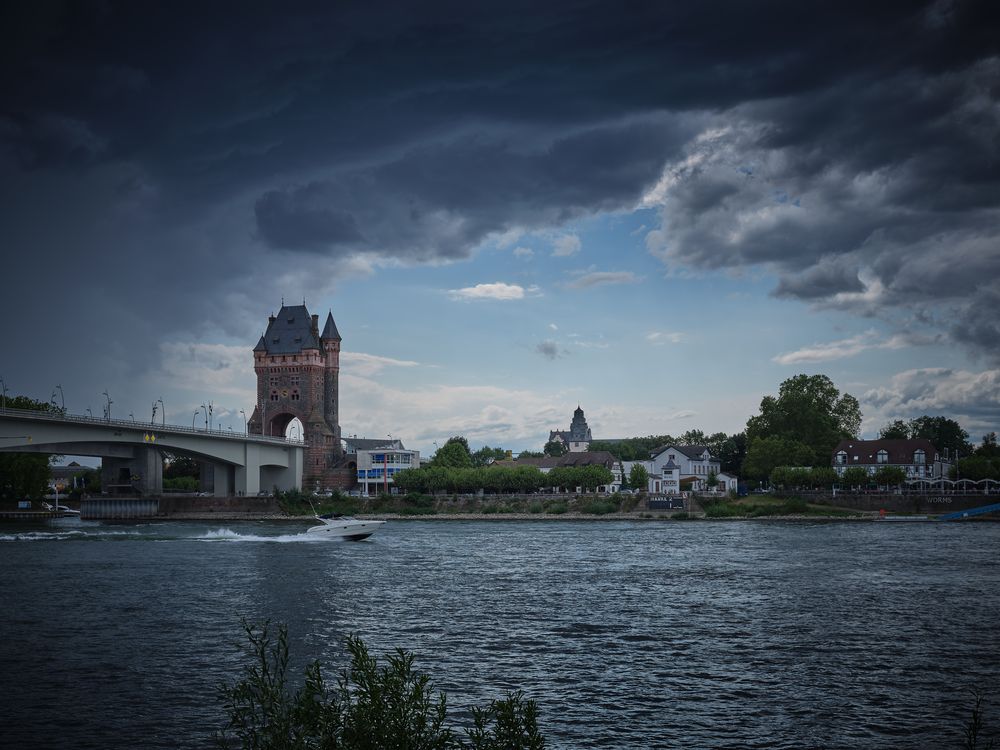 Lichtblick am Rhein bei Worms Foto & Bild | himmel, natur, landschaft ...