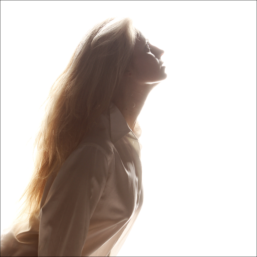 Lichtgestalt Foto & Bild | portrait, portrait frauen, indoor Bilder auf ...