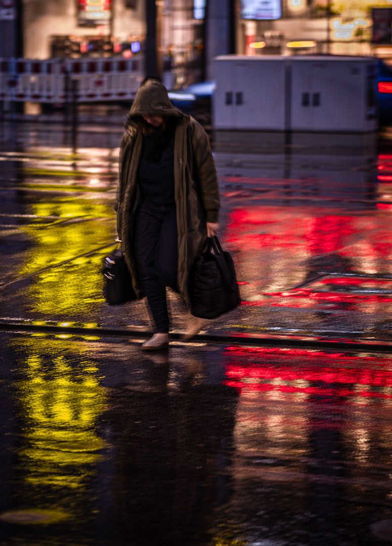 Lichtreflexe in der Nacht Foto & Bild | streetfotografie mit menschen, street: spontane ...