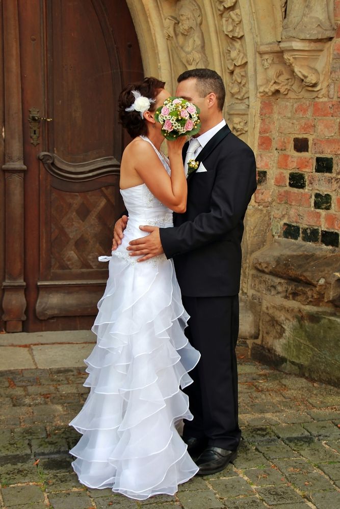 Liebe ist - ein Kuss Foto & Bild | hochzeit, people, outdoor Bilder auf fotocommunity