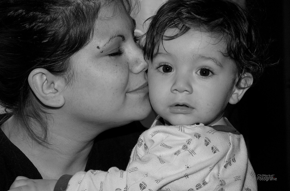 Liebe und Geborgenheit Foto & Bild | erwachsene menschen, kinder und erwachsene, menschen Bilder ...