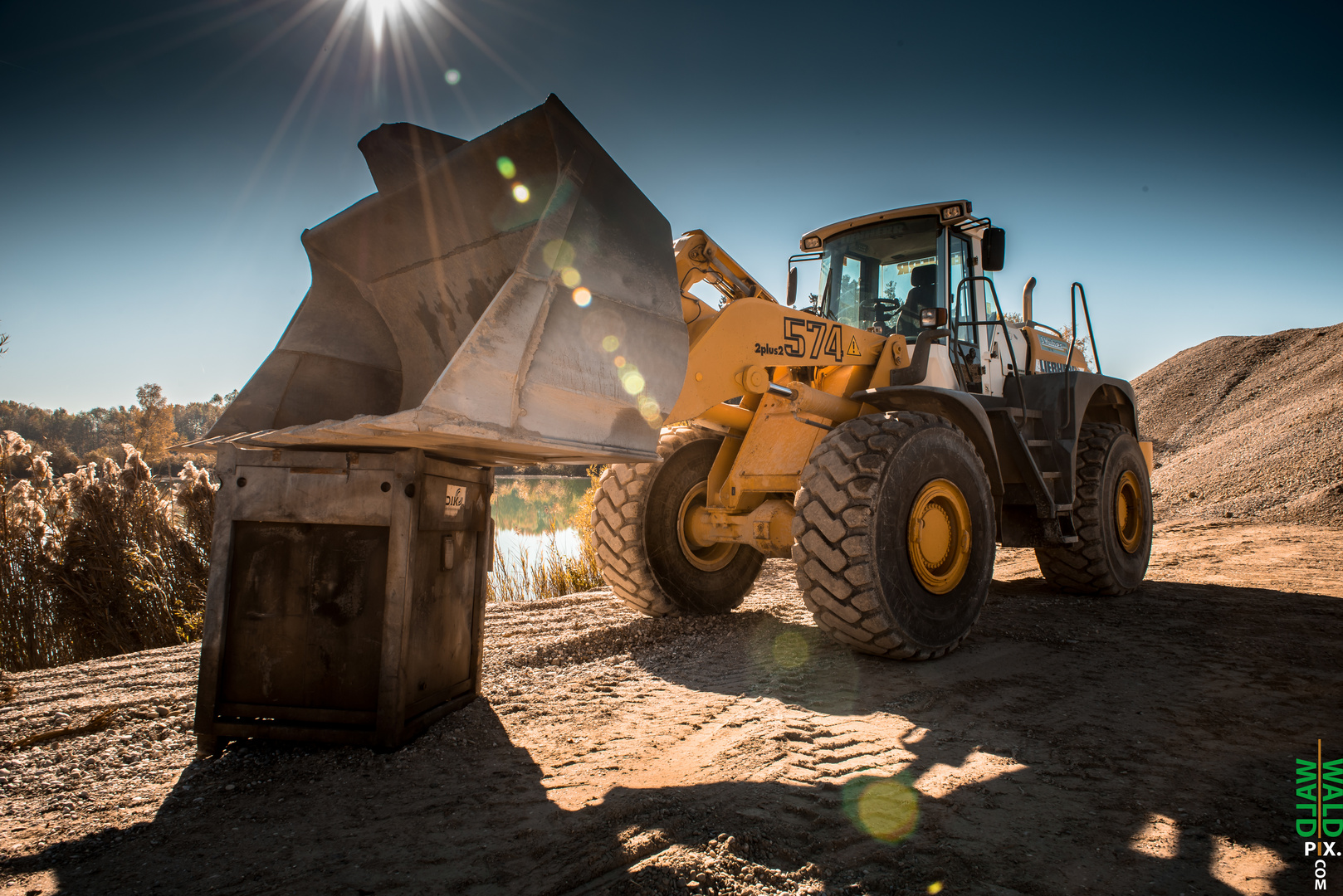 Liebherr Schaufelbagger 574 Foto & Bild | licht, tagebau, bagger Bilder ...