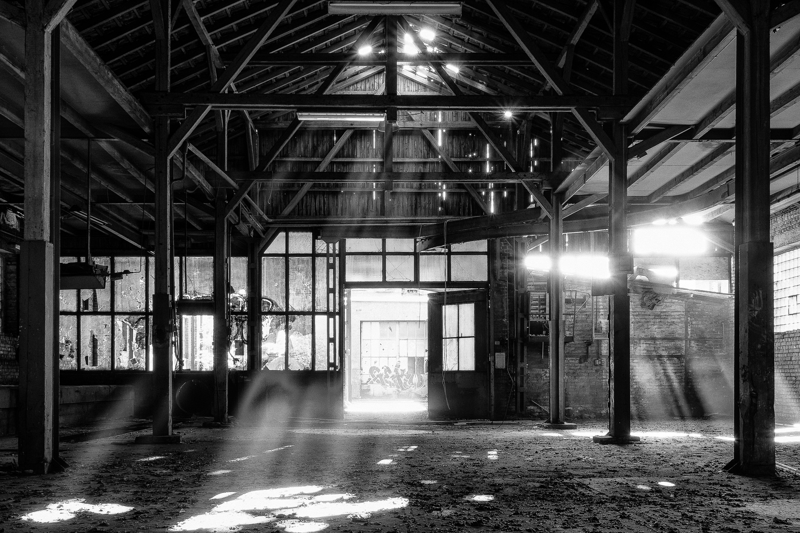 * Light factory * Foto & Bild | architektur, marodes, fotokunst Bilder ...