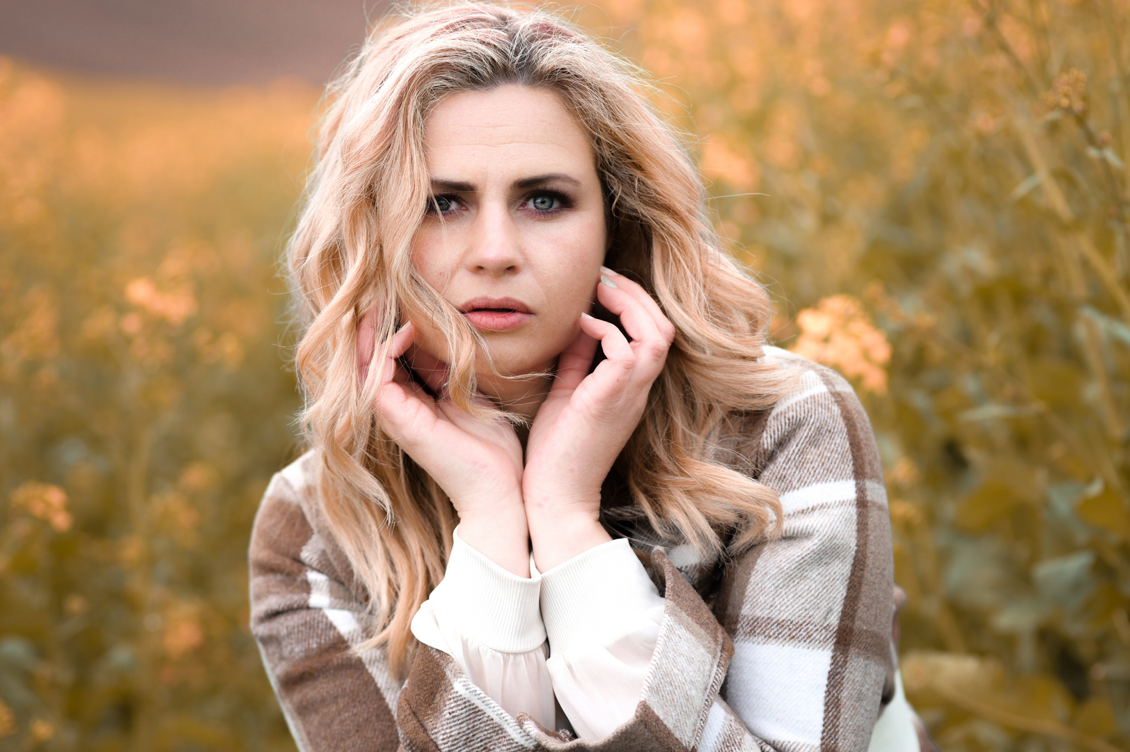 Lilly Foto And Bild Portrait Portrait Frauen Outdoor Bilder Auf Fotocommunity