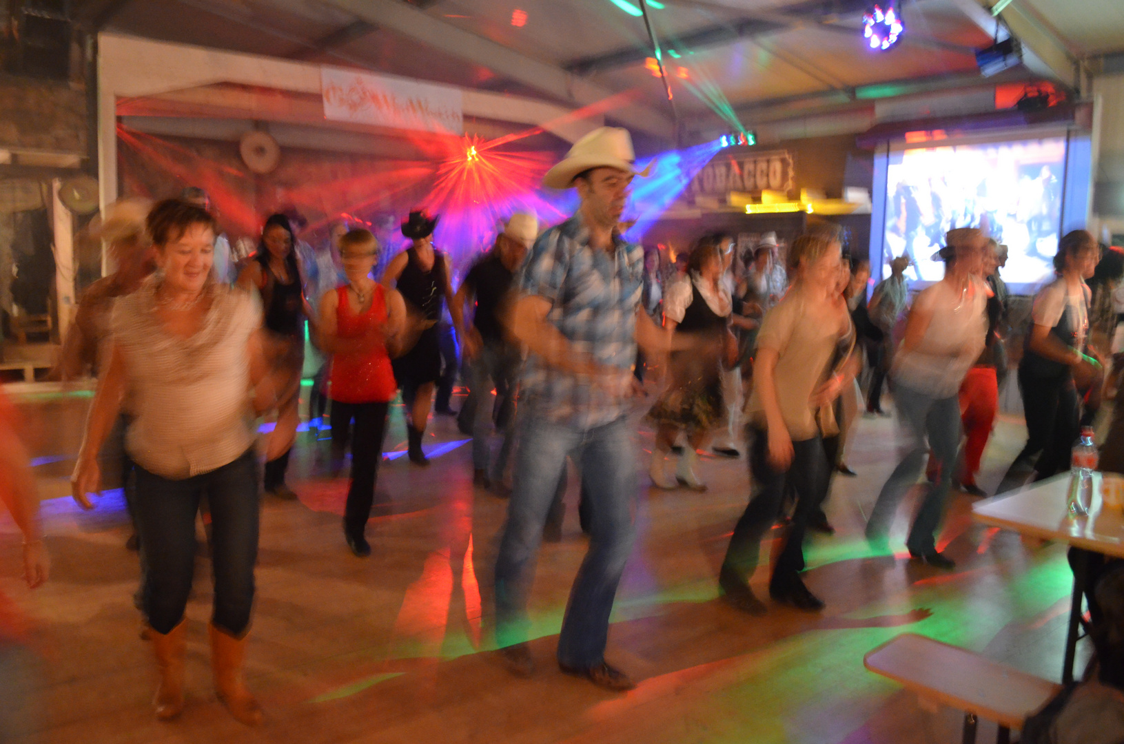Line Dance in Action! Foto & Bild | archiv, a r c h i v aktuell ...