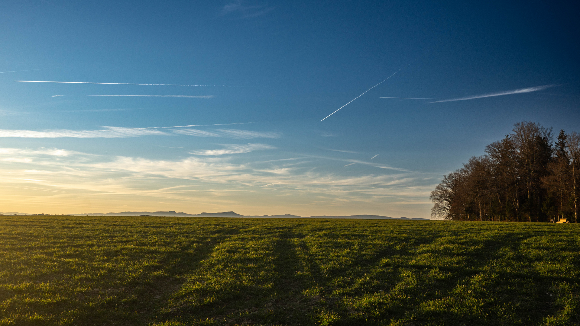 Lines in the Sky Foto & Bild | fotos, wolken, himmel Bilder auf ...