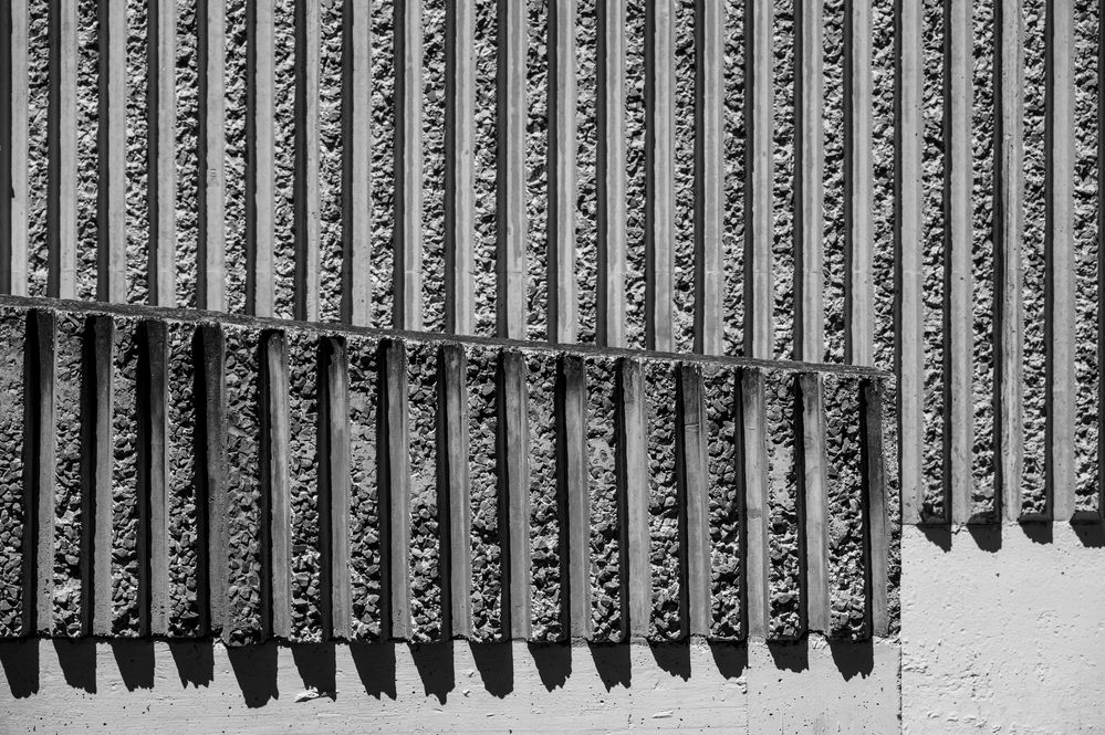 Linien im Beton Foto & Bild | sw, mallorca, monochrom Bilder auf ...