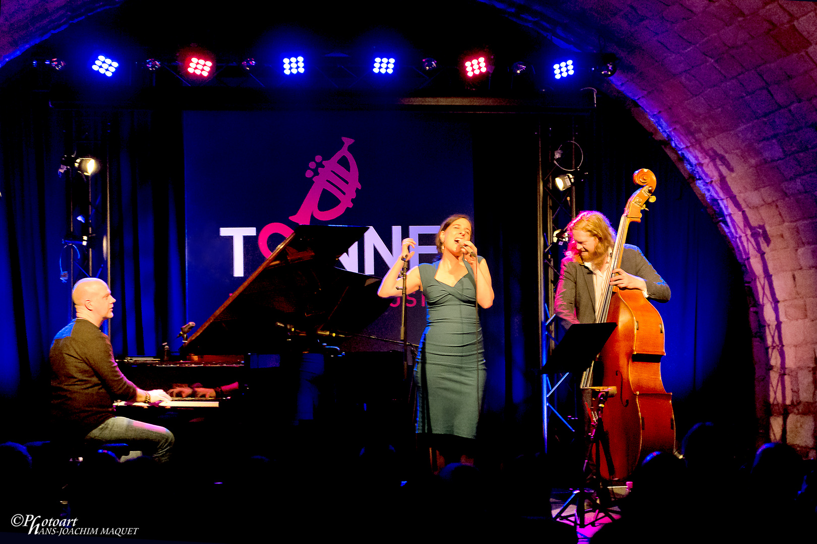 LISA BASSENGE – BORROWED & BLUE [d/s/dk] Foto & Bild | live, jazz ...