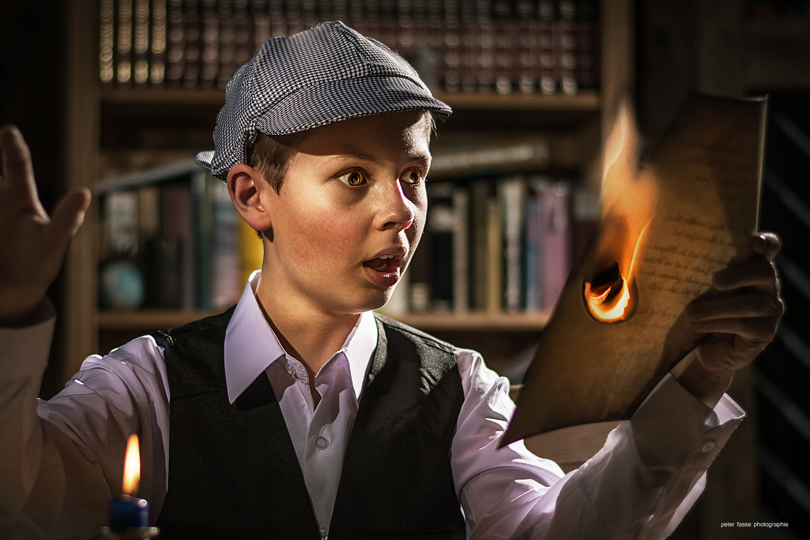 little sherlock Foto & Bild | jugendliche, studio, people Bilder auf ...