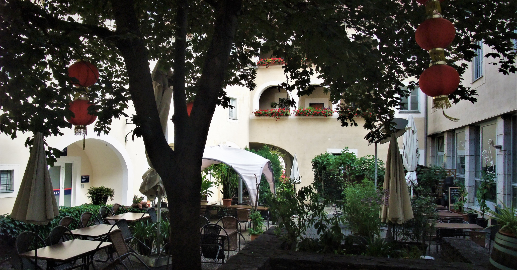 -L.O.C.K.D.O.W.N- Foto & Bild | emotionen, einsamkeit, entsetzen und ...