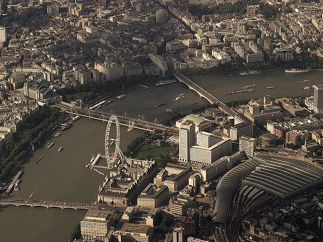 >London Eye & Waterloo Station Foto & Bild | architektur ...