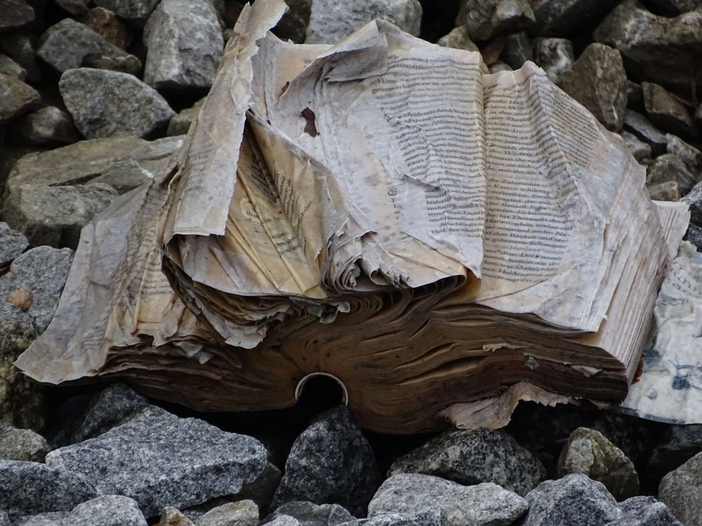 Lost book Foto & Bild | stillleben, bücher, buch Bilder auf fotocommunity