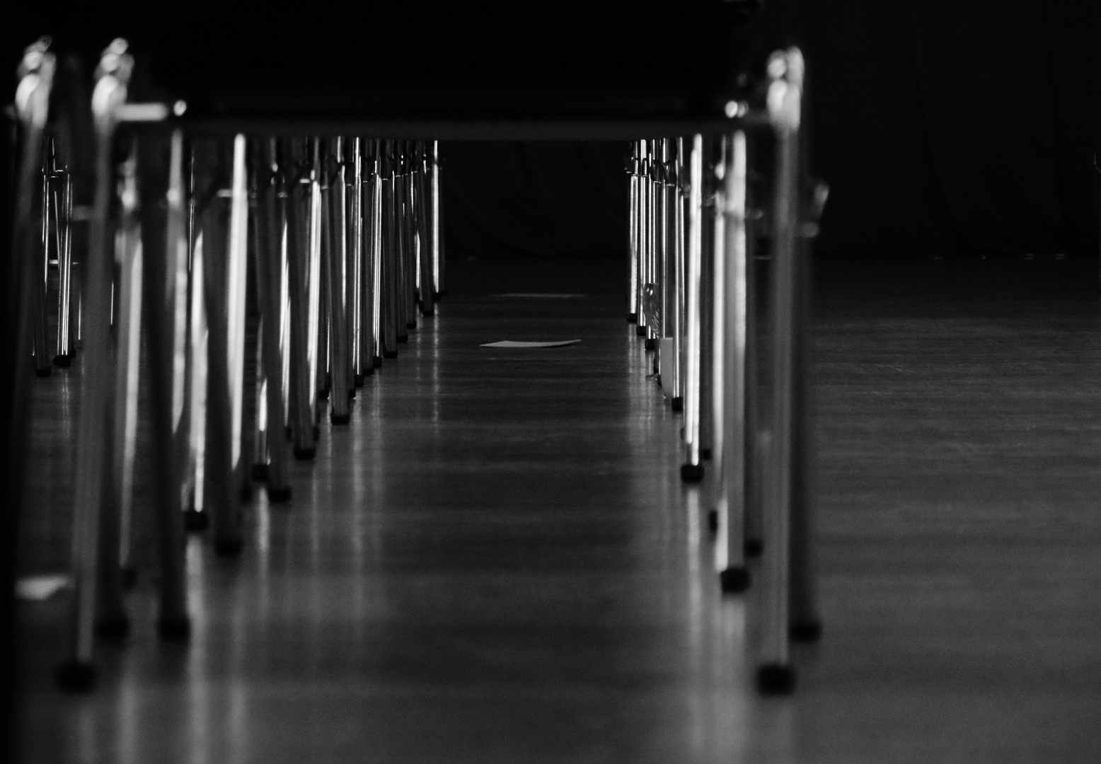 lost paper Foto & Bild | stühle, aula Bilder auf fotocommunity