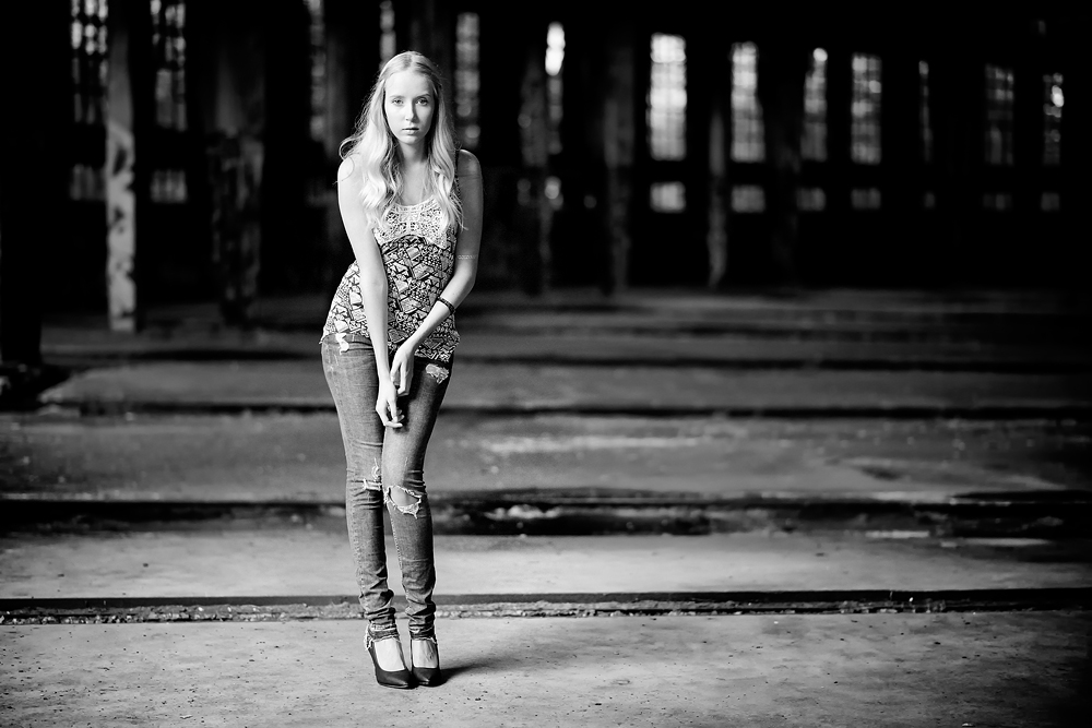 **Lost places** Foto & Bild | portrait, portrait frauen, outdoor Bilder ...