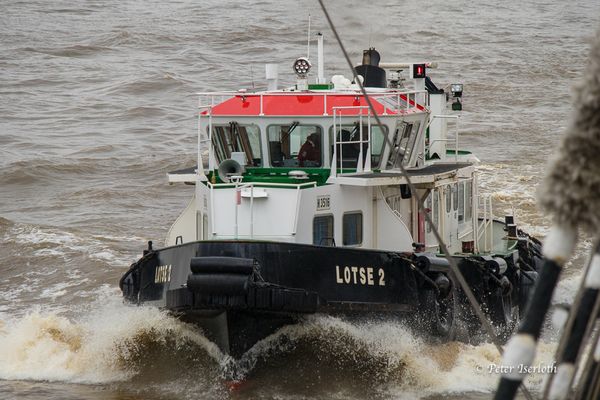 Barkassen, Lotsenschiffe u.a. Bilder & Fotos