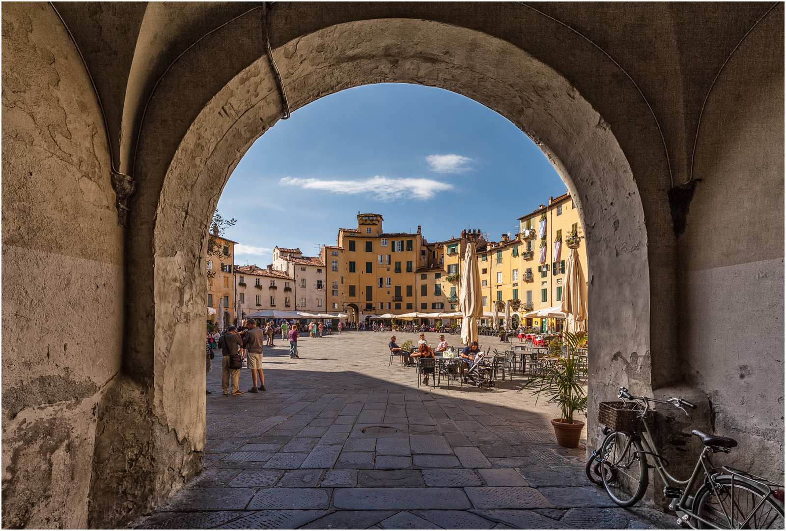 Lucca - Piazza dell`Anfiteatro Foto & Bild | europe, italy, vatican ...