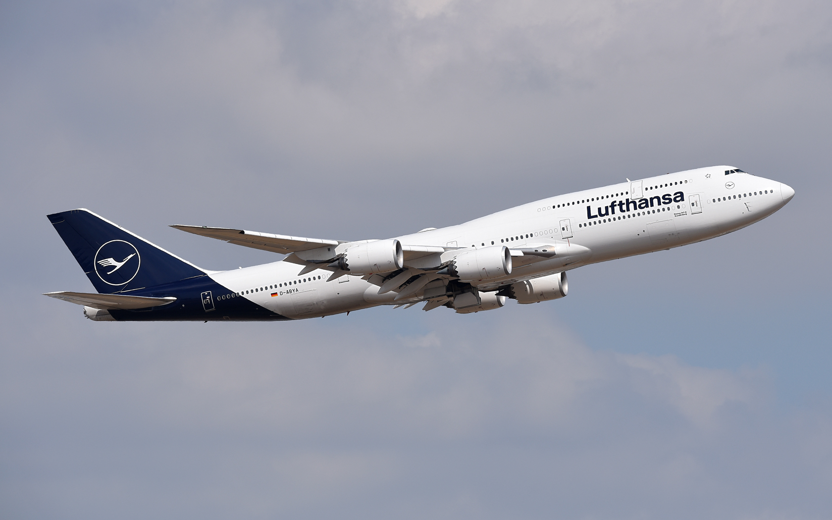 Lufthansa Boeing 747-8 D-ABYA Foto & Bild | luftfahrt ...