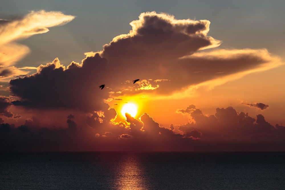 L'ultima alba Foto % Immagini| paesaggi, albe e tramonti, riflessi Foto ...