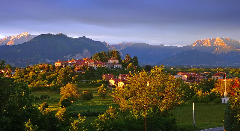 Lurago d'Erba (Como) Foto % Immagini| paesaggi, montagna, natura Foto ...