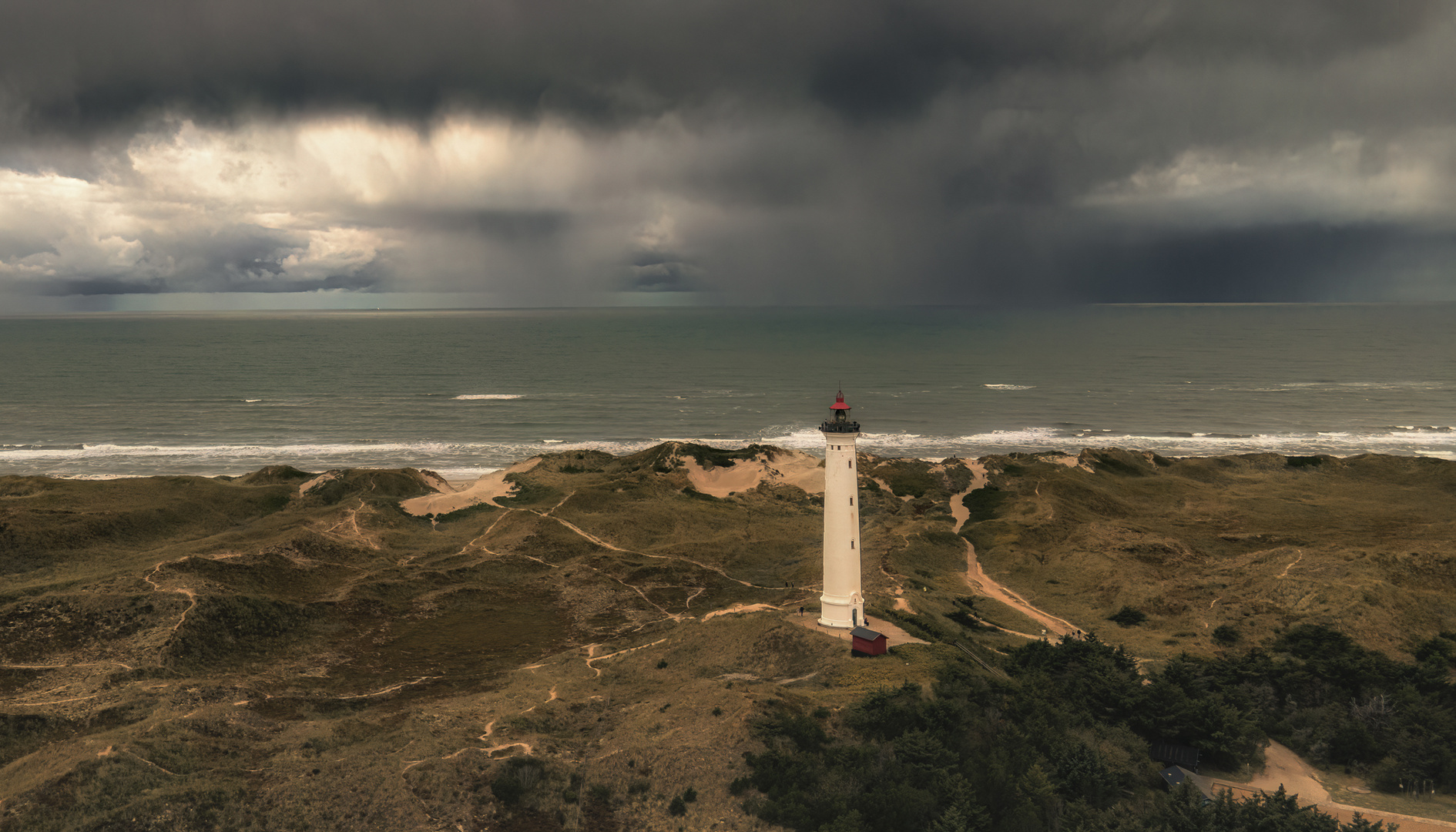 Lyngvig Fyr im abziehenden Sturm Foto & Bild | world, natur, leuchtturm ...