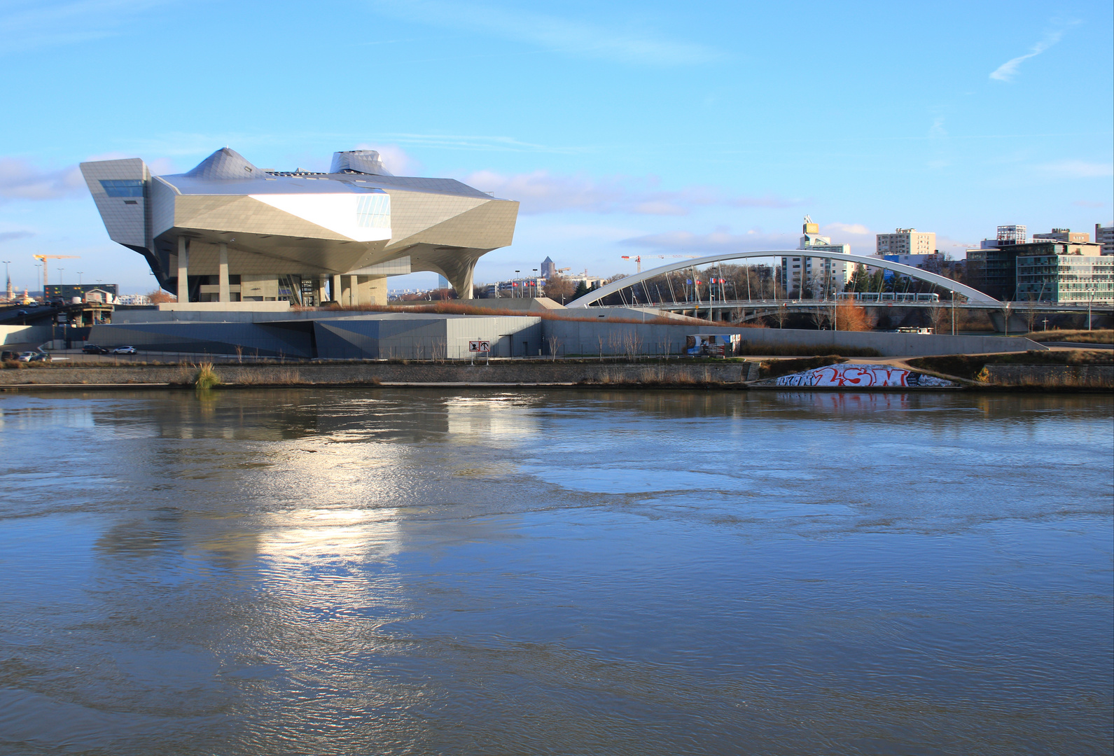 Lyon - Musée Confluence et pont Raymond Barre photo et image | europe ...