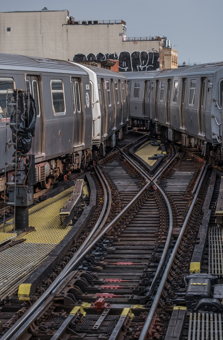 M Trains Myrtle Avenue Station Foto & Bild | north america, united ...