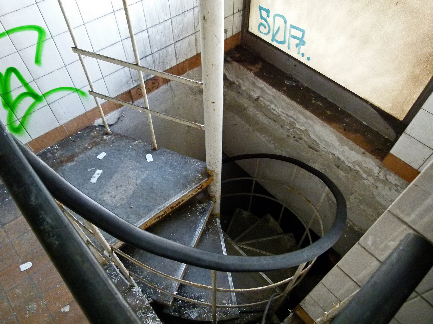 mach den Abgang Foto & Bild | architektur, lost places ...