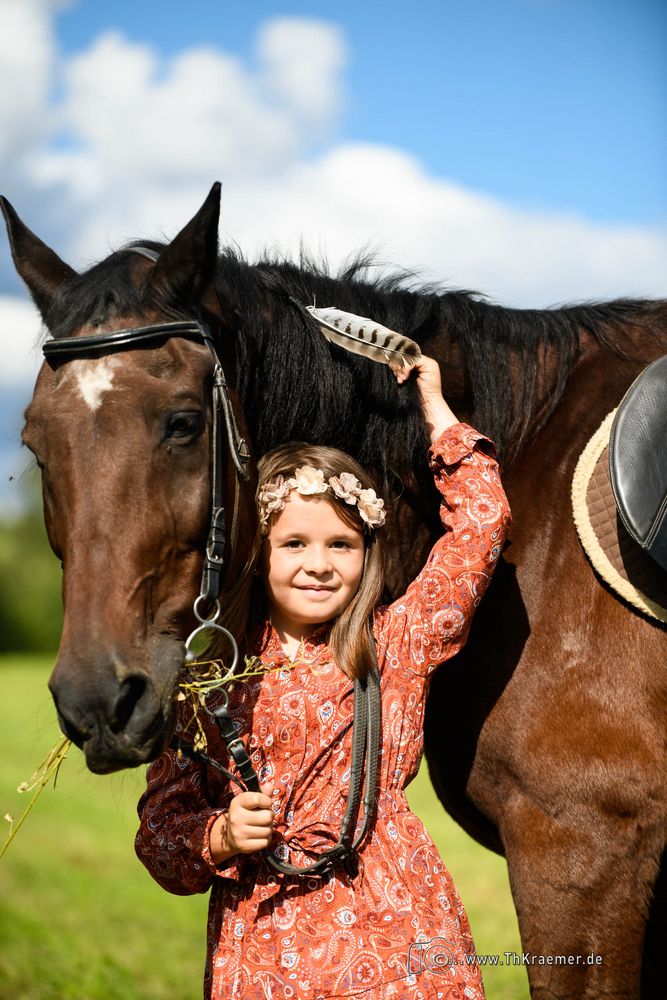 Mädchen mit Pferd - D85_0393 Foto & Bild | sport, tiere, haustiere ...