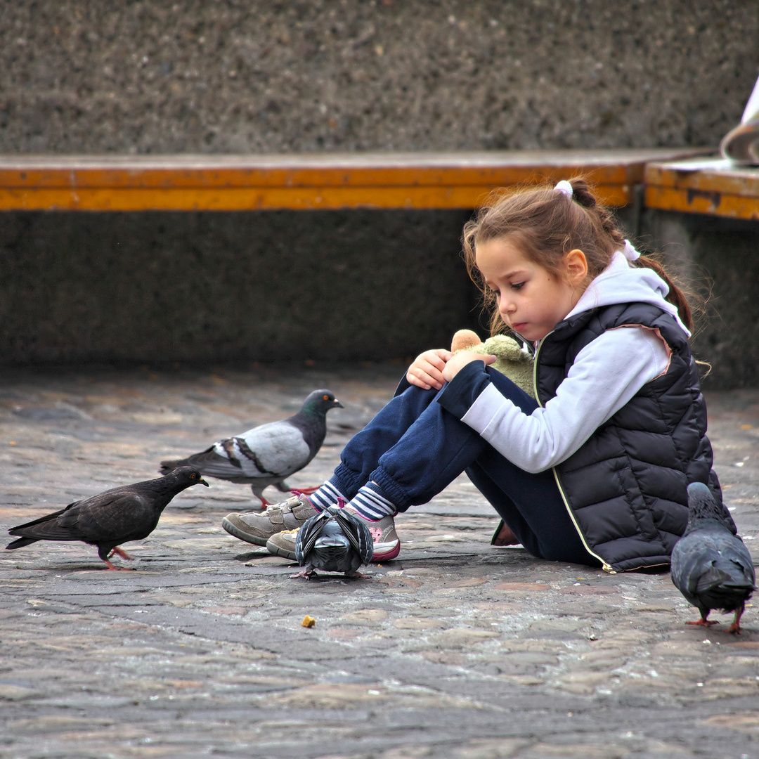 Mädchen mit Tauben .... Foto & Bild | kinder, portraits, kinder ab 2 ...