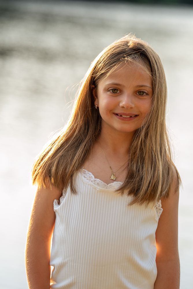 Mädchenportrait am See Foto & Bild | portrait, kinder, portraits Bilder auf fotocommunity