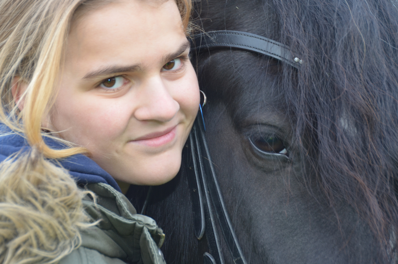 Mädels mit Pferd Foto & Bild | erwachsene menschen, pferde, people ...