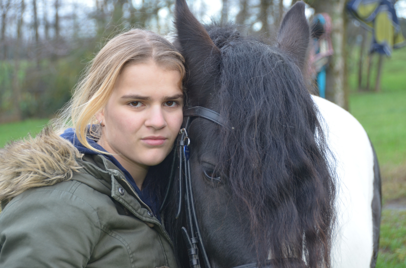 Mädels mit Pferd Foto & Bild | erwachsene menschen, pferde, people ...
