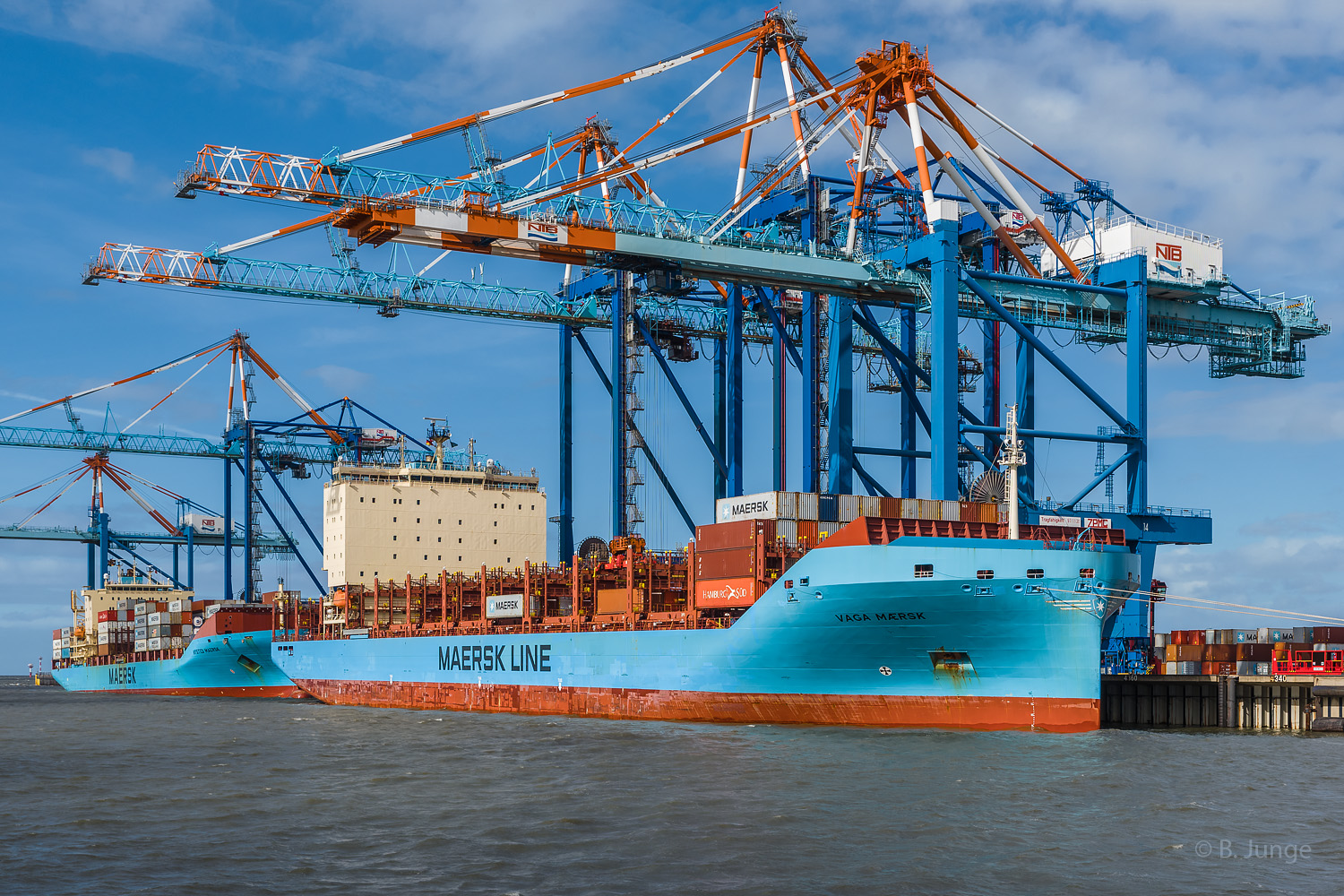Maersk Containerschiffe am CT 4 Foto & Bild | nikon, weser, bremerhaven ...