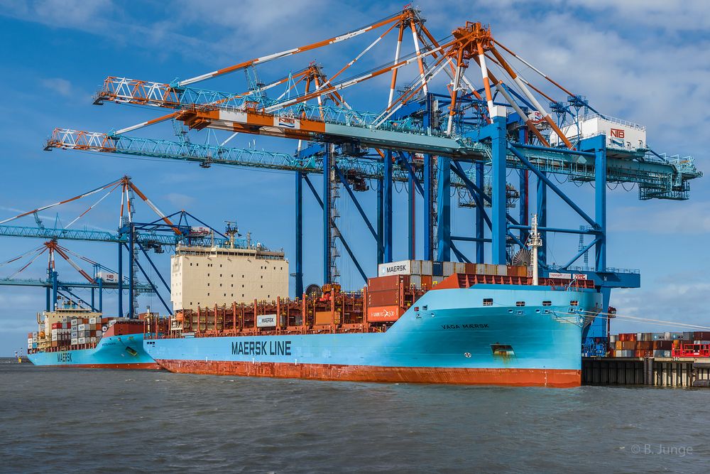 Maersk Containerschiffe am CT 4 Foto & Bild | nikon, weser, bremerhaven ...