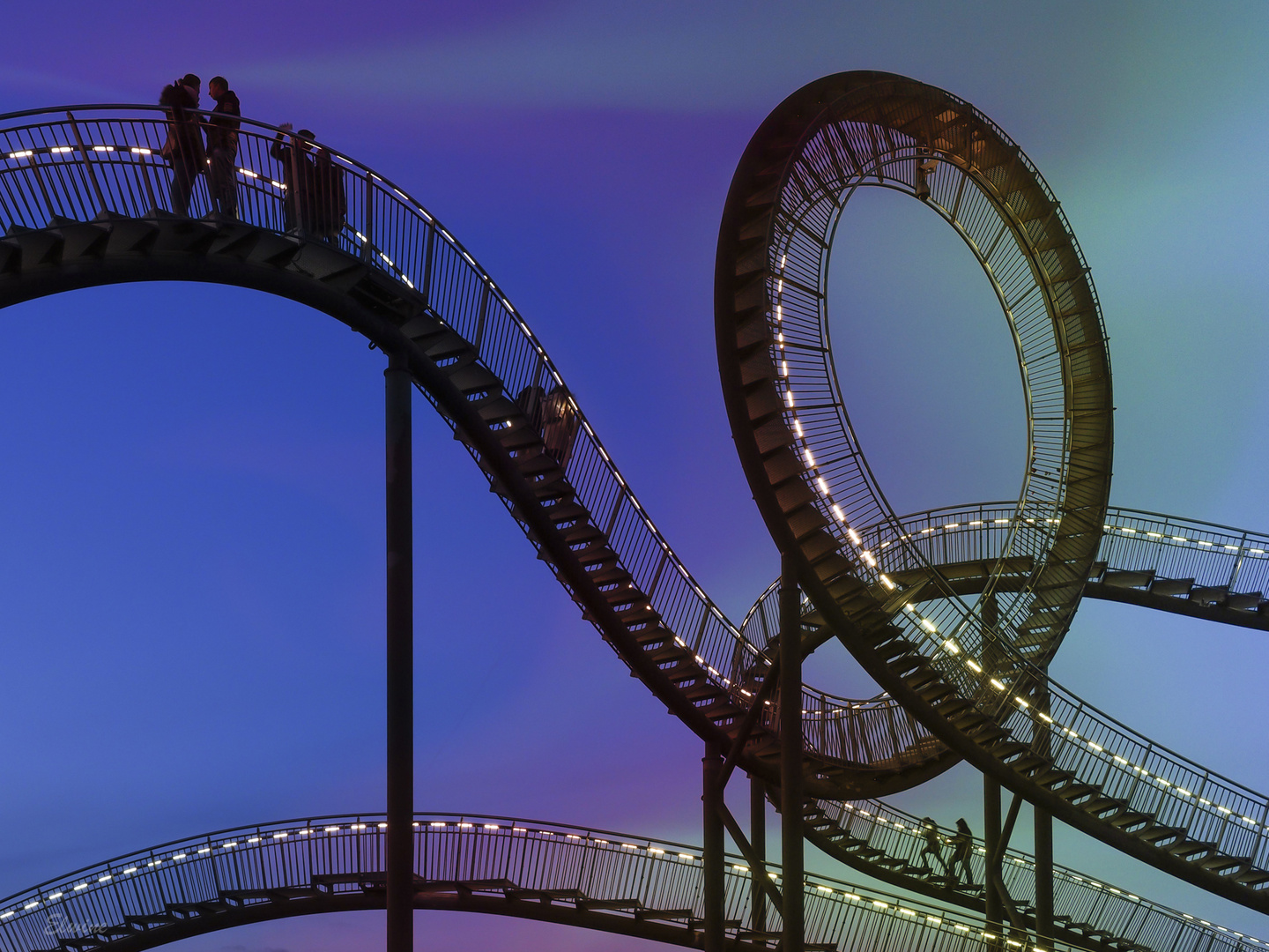 Magic T & T ... Foto & Bild | architektur, blaue stunde, deutschland ...