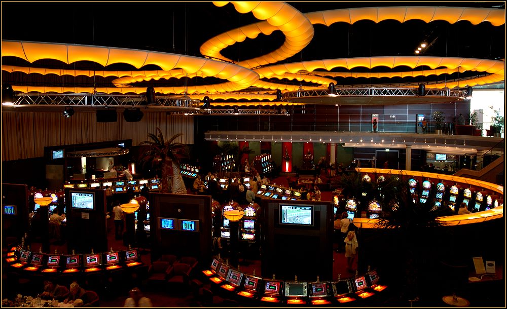 Magna Racino Ebreichsdorf Foto & Bild | architektur, innenaufnahmen ...