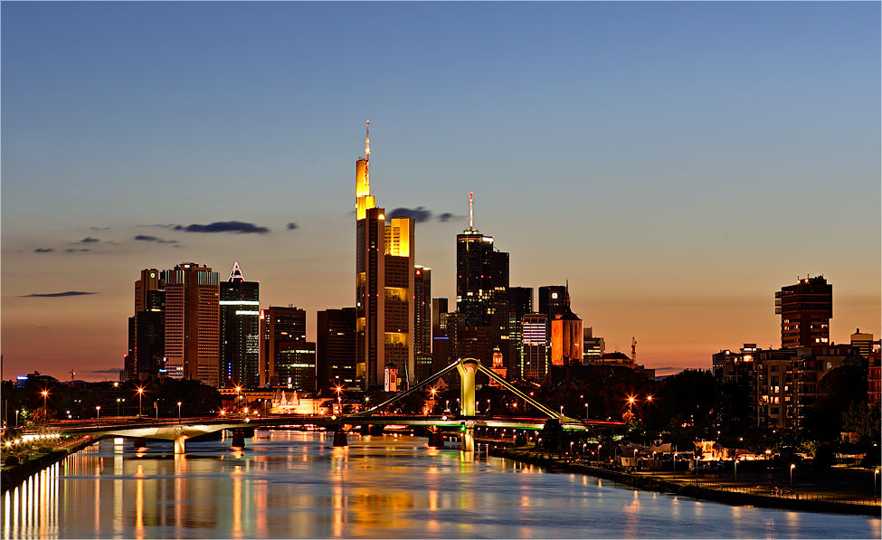 "Mainhattan" V Foto & Bild | architektur, architektur bei nacht, city ...